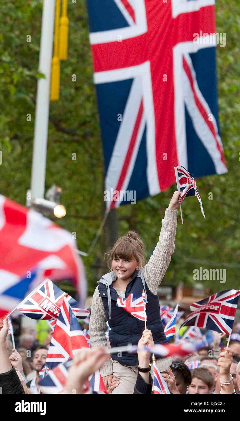 Crowds on the Mall , during the Diamond Jubilee concert at Buckingham ...