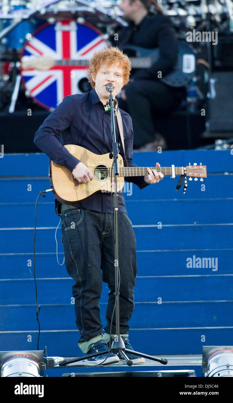 Ed Sheeran performing, during the Diamond Jubilee concert at Buckingham ...