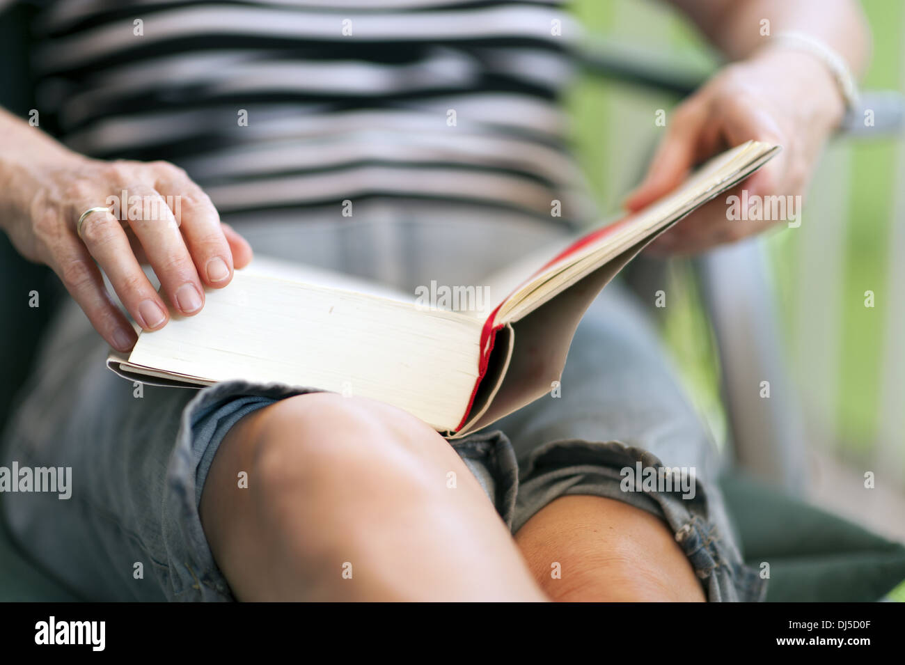 Lap book hi-res stock photography and images - Alamy