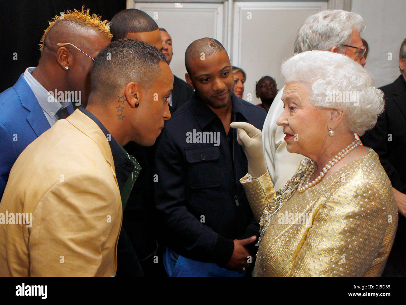 JLS and Queen Elizabeth II Backstage at the Diamond Jubilee concert at ...