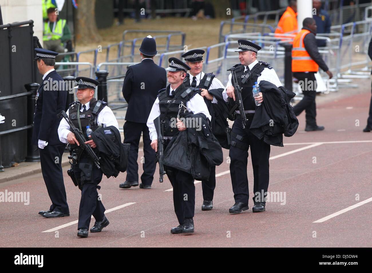 Police officers walk hi-res stock photography and images - Alamy