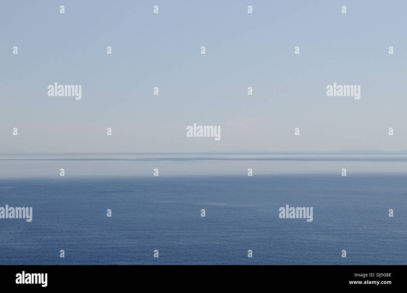 ocean with blue sky Stock Photo - Alamy