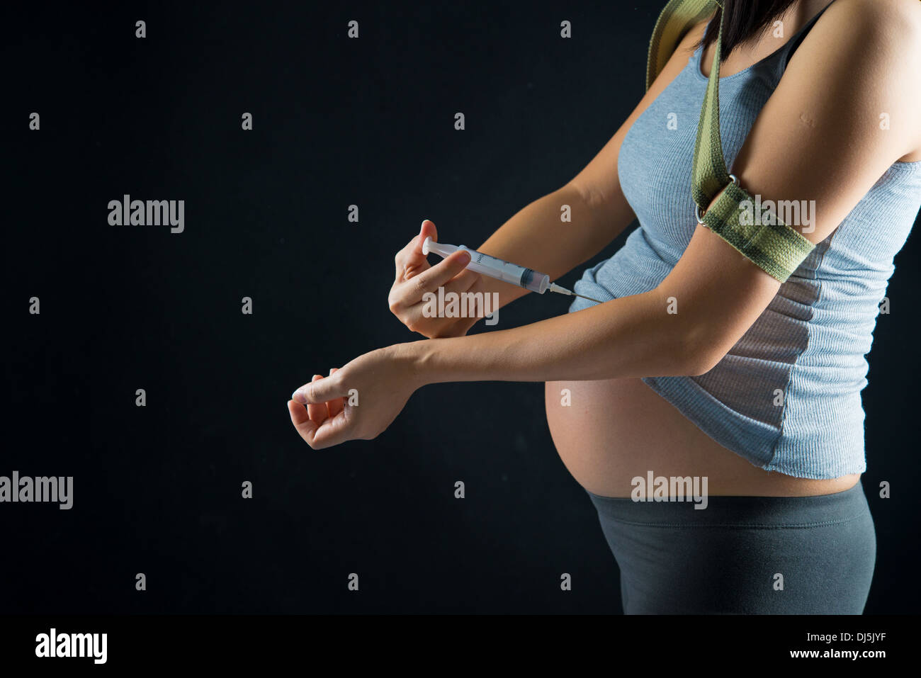 drug abuse pregnant mother Stock Photo - Alamy