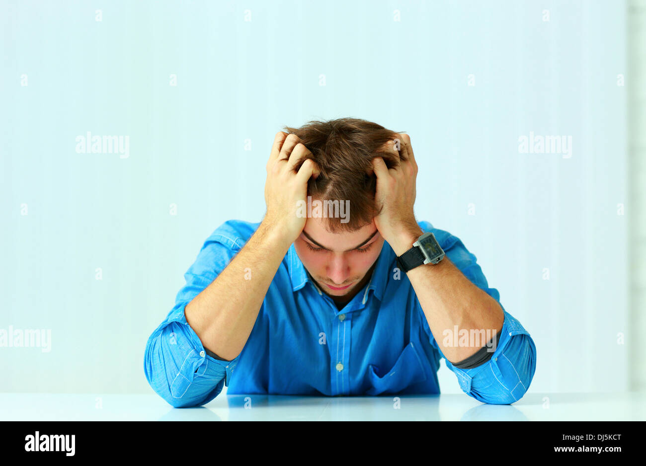 Sitting down in the workplace hi-res stock photography and images - Alamy