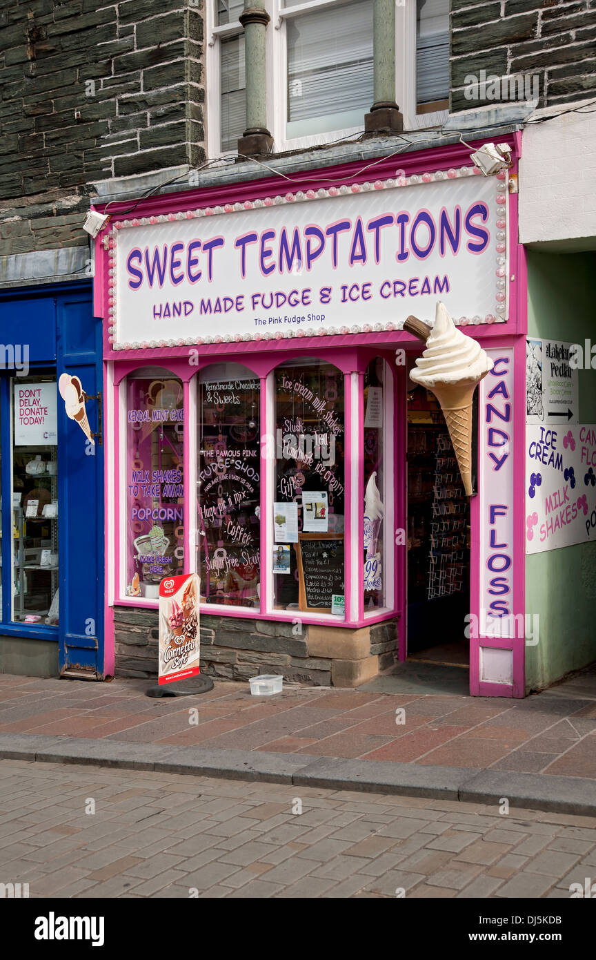 Exterior front of candy shop store hi-res stock photography and images ...