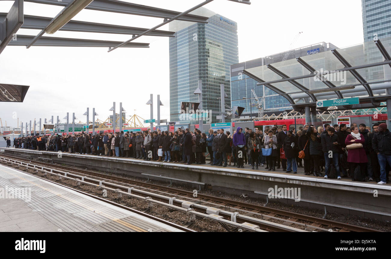 Poplar station platform hi-res stock photography and images - Alamy