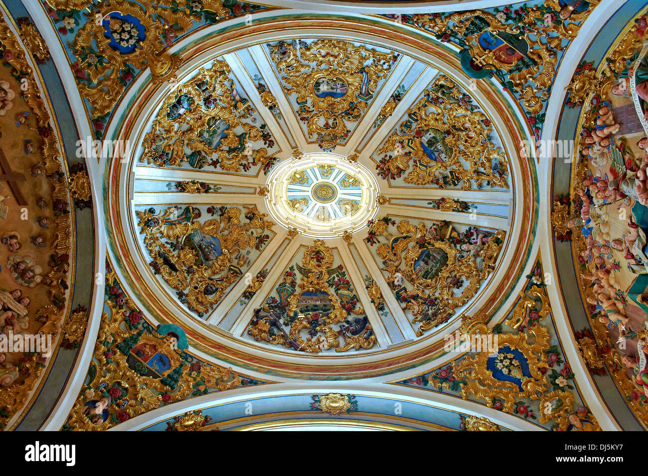 Arched gothic ceiling catholic hi-res stock photography and images - Alamy