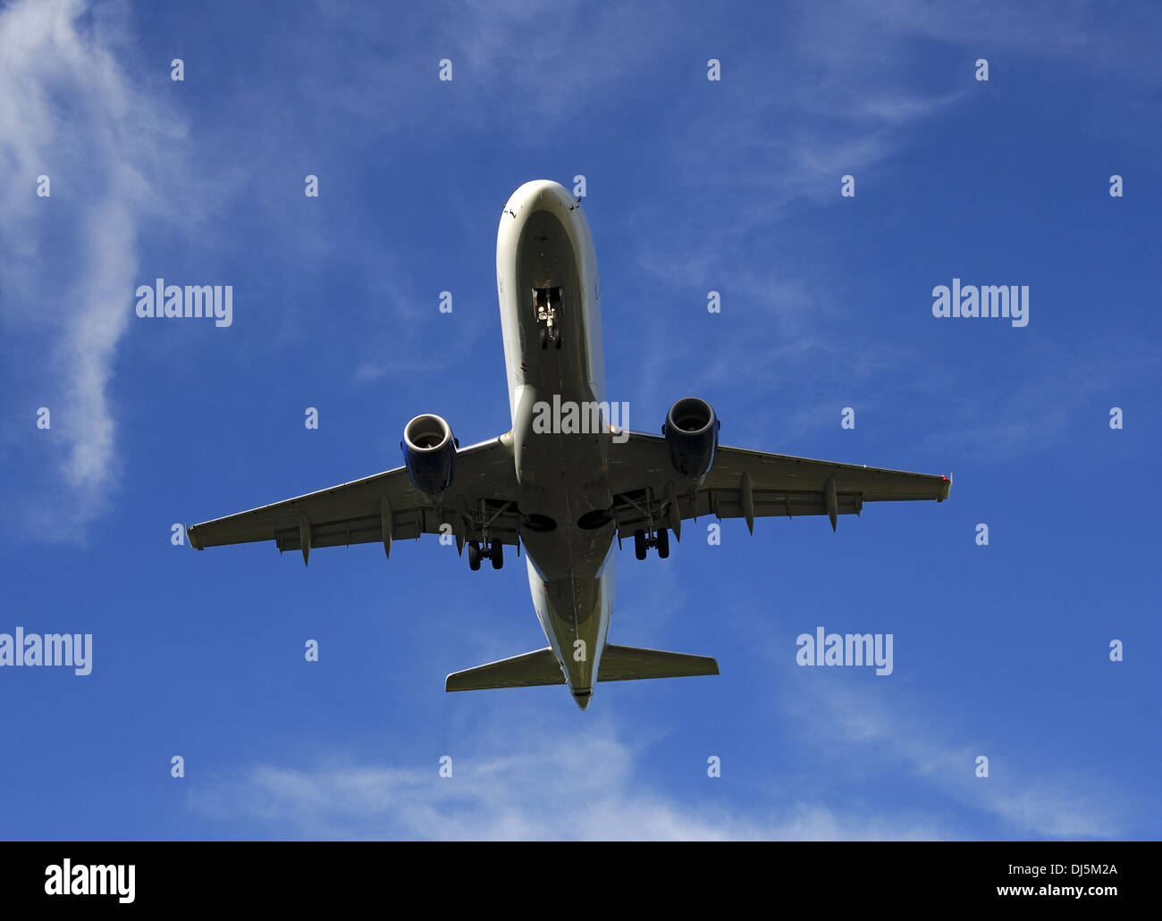 Embraer erj 170lr hi-res stock photography and images - Alamy
