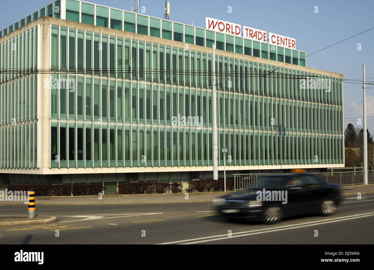 Convention center international auto hi-res stock photography and ...