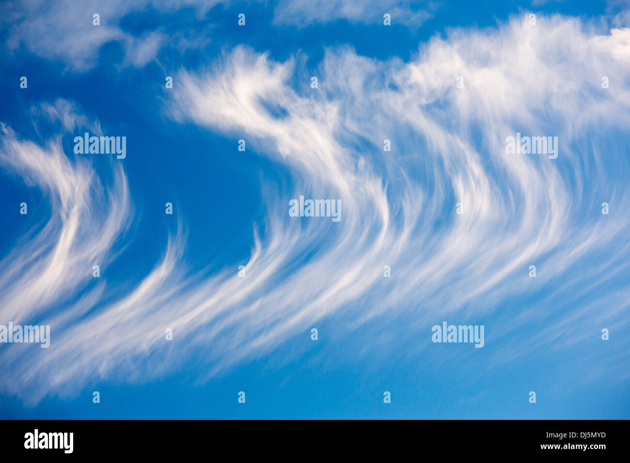 Cirrus cloud hi-res stock photography and images - Alamy
