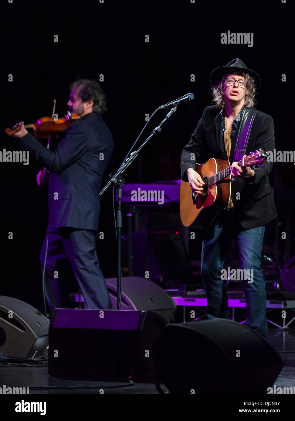 Mike scott waterboys hi-res stock photography and images - Alamy