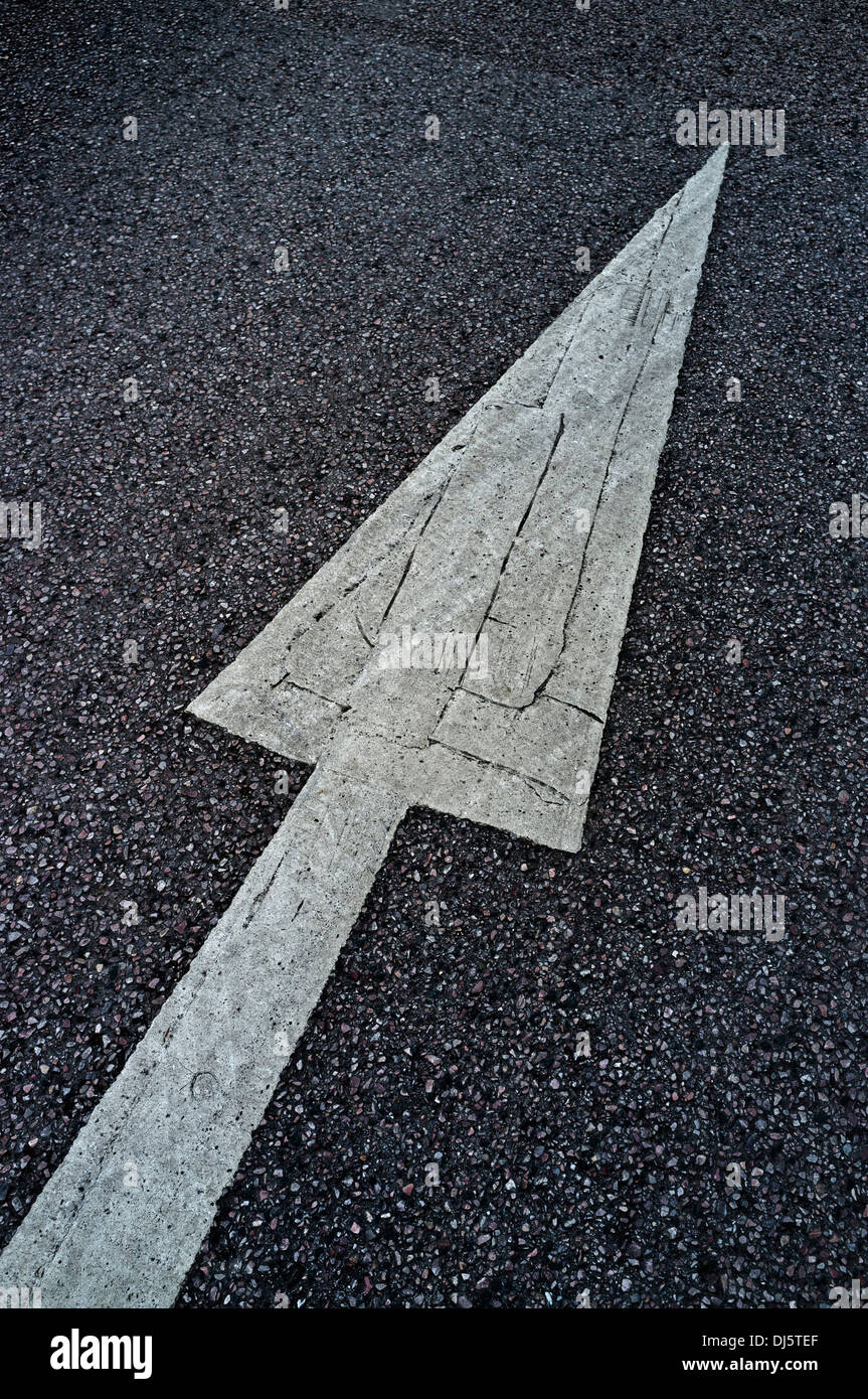 Road marking arrow hi-res stock photography and images - Alamy