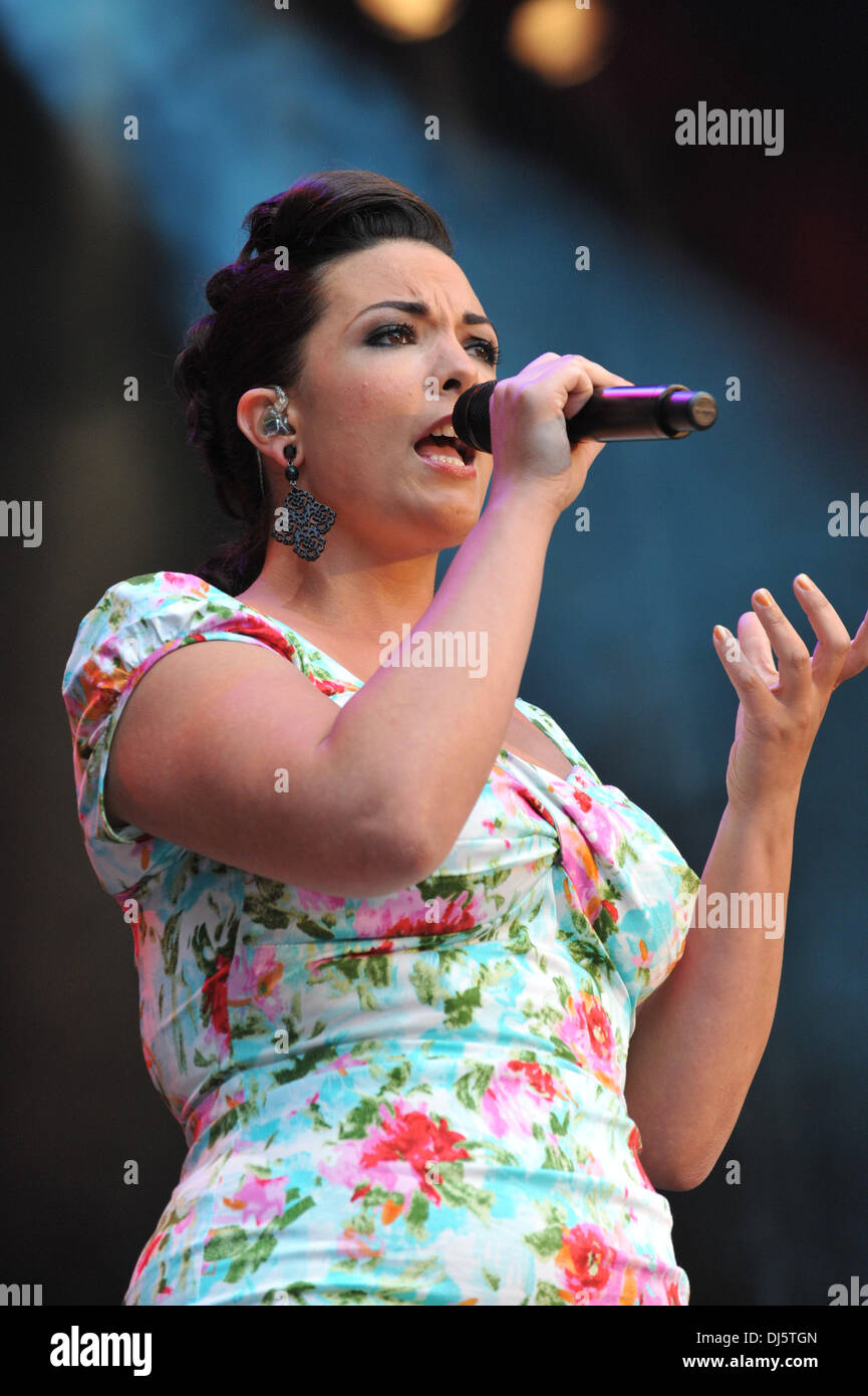 Caro emerald hi-res stock photography and images - Alamy
