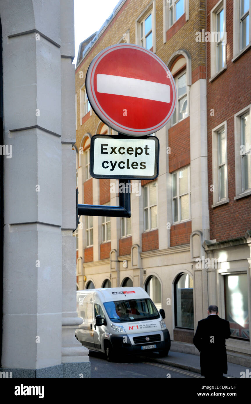 Bike by no entry sign hi-res stock photography and images - Alamy