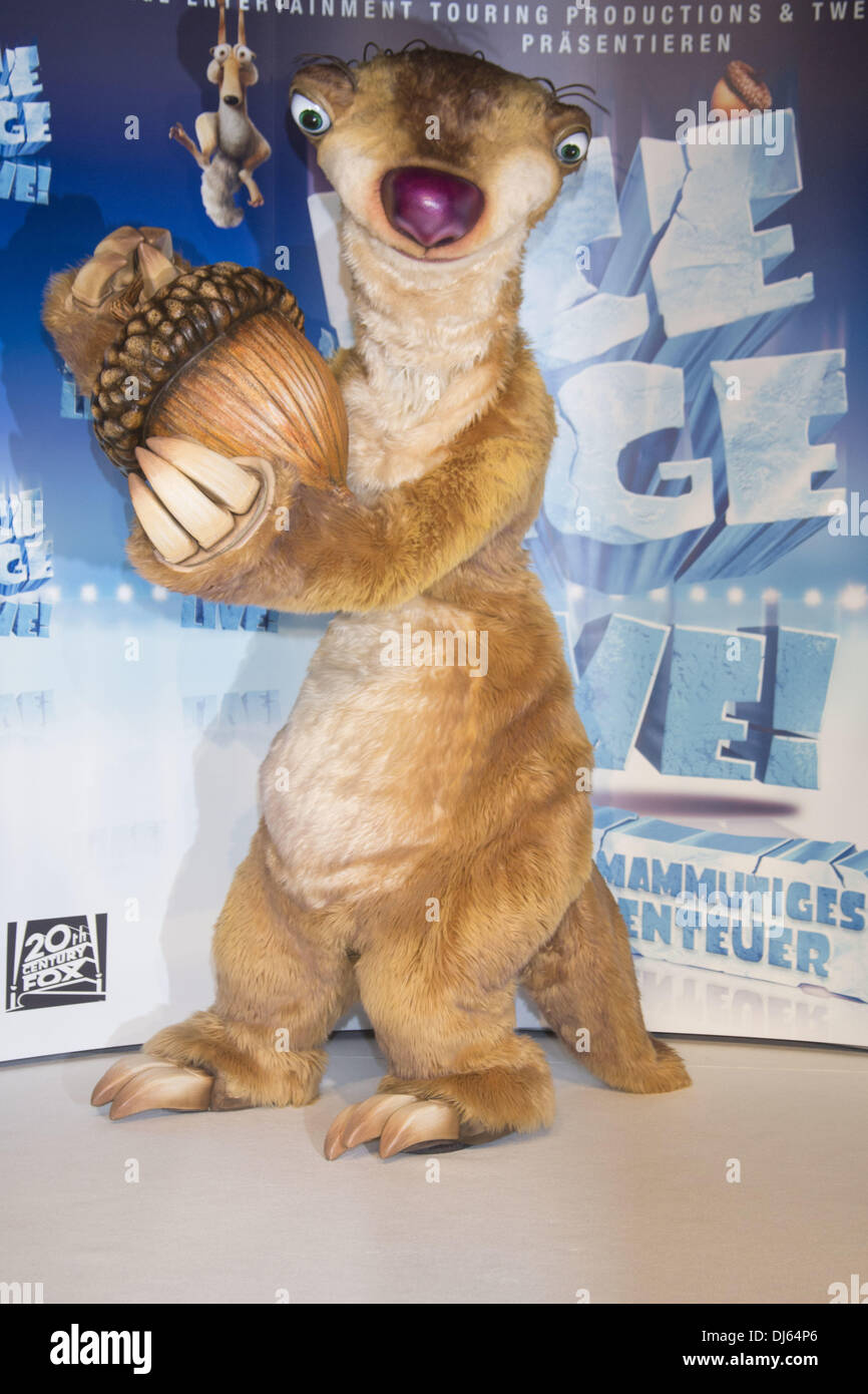 Sid at press conference for Sid's first show 'Ice Age Live! Ein ...