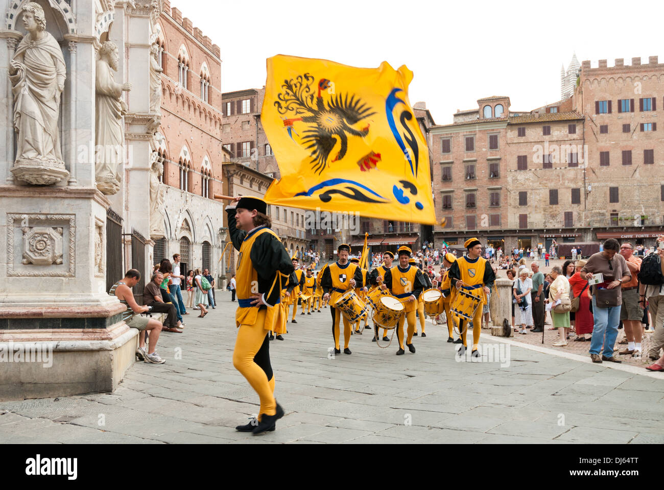 Aquila contrada hi-res stock photography and images - Alamy