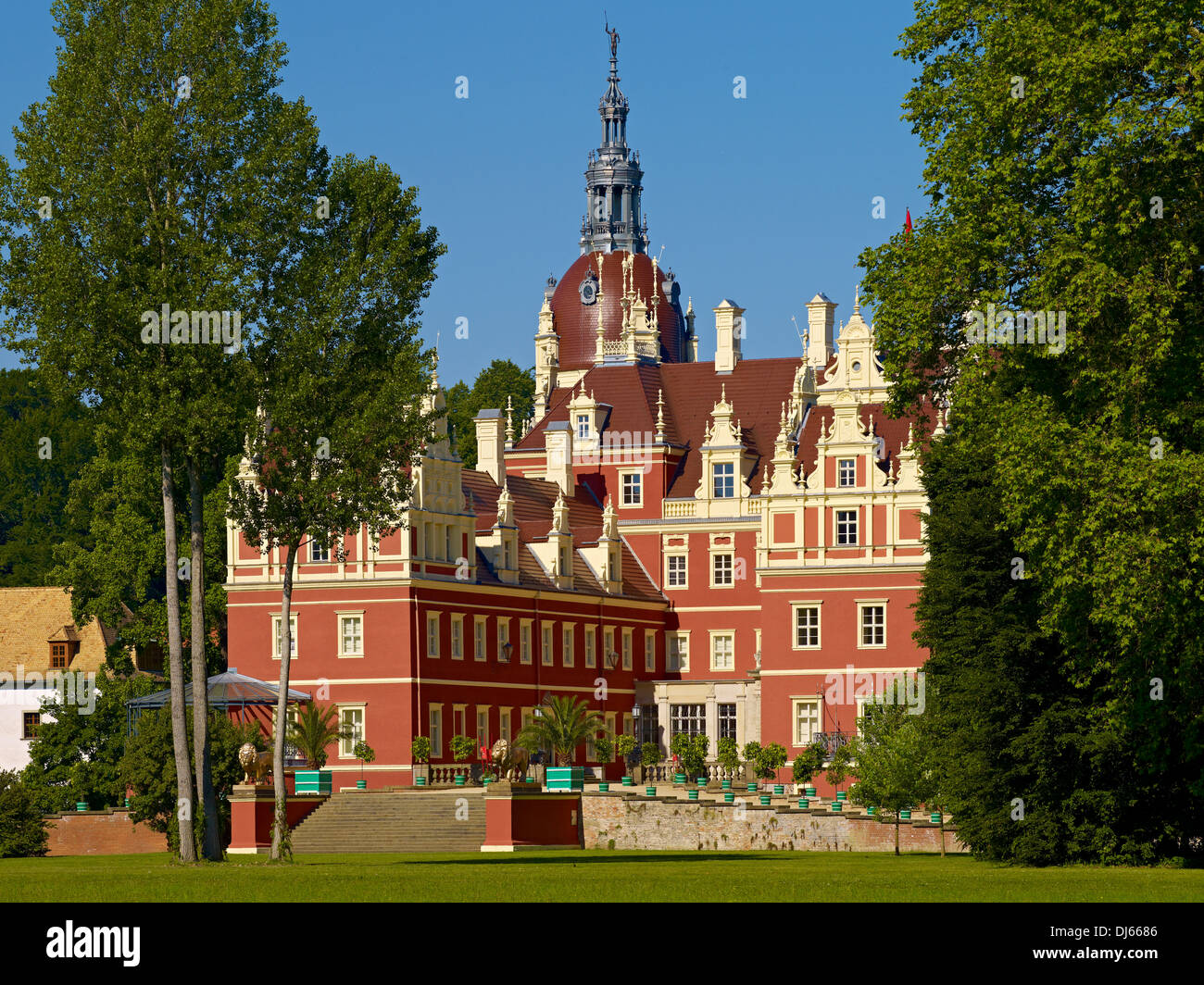New castle in bad muskau hi-res stock photography and images - Alamy
