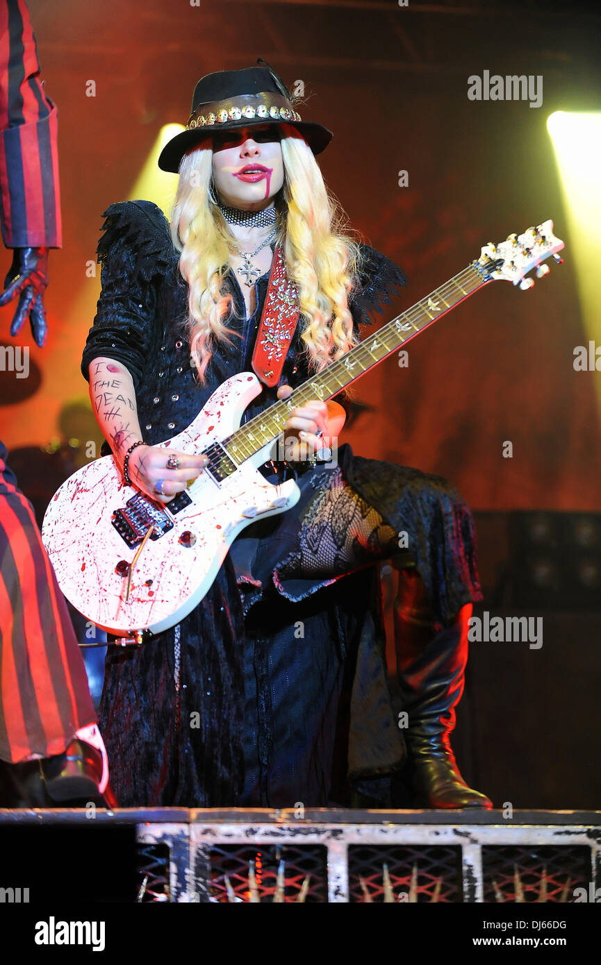 Alice cooper guitarist hi-res stock photography and images - Alamy