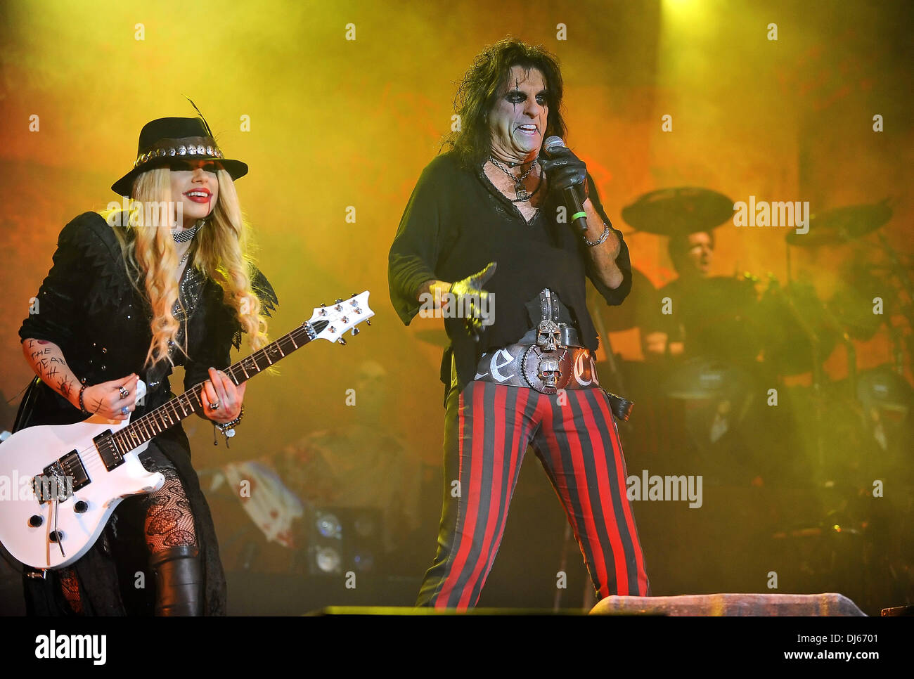 Alice cooper and orianthi hi-res stock photography and images - Alamy