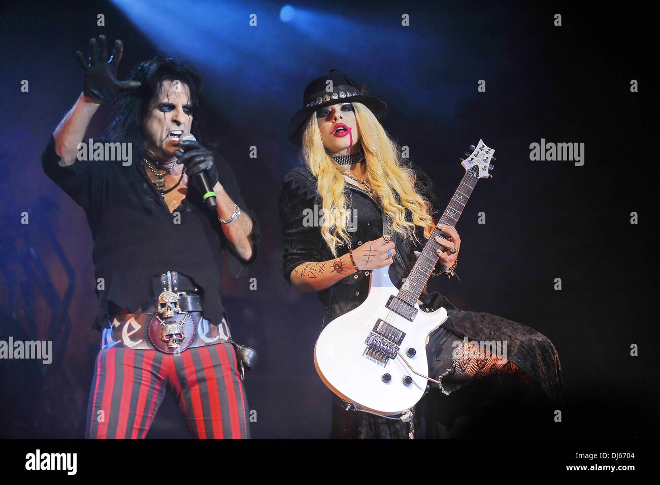 Alice cooper and orianthi hi-res stock photography and images - Alamy