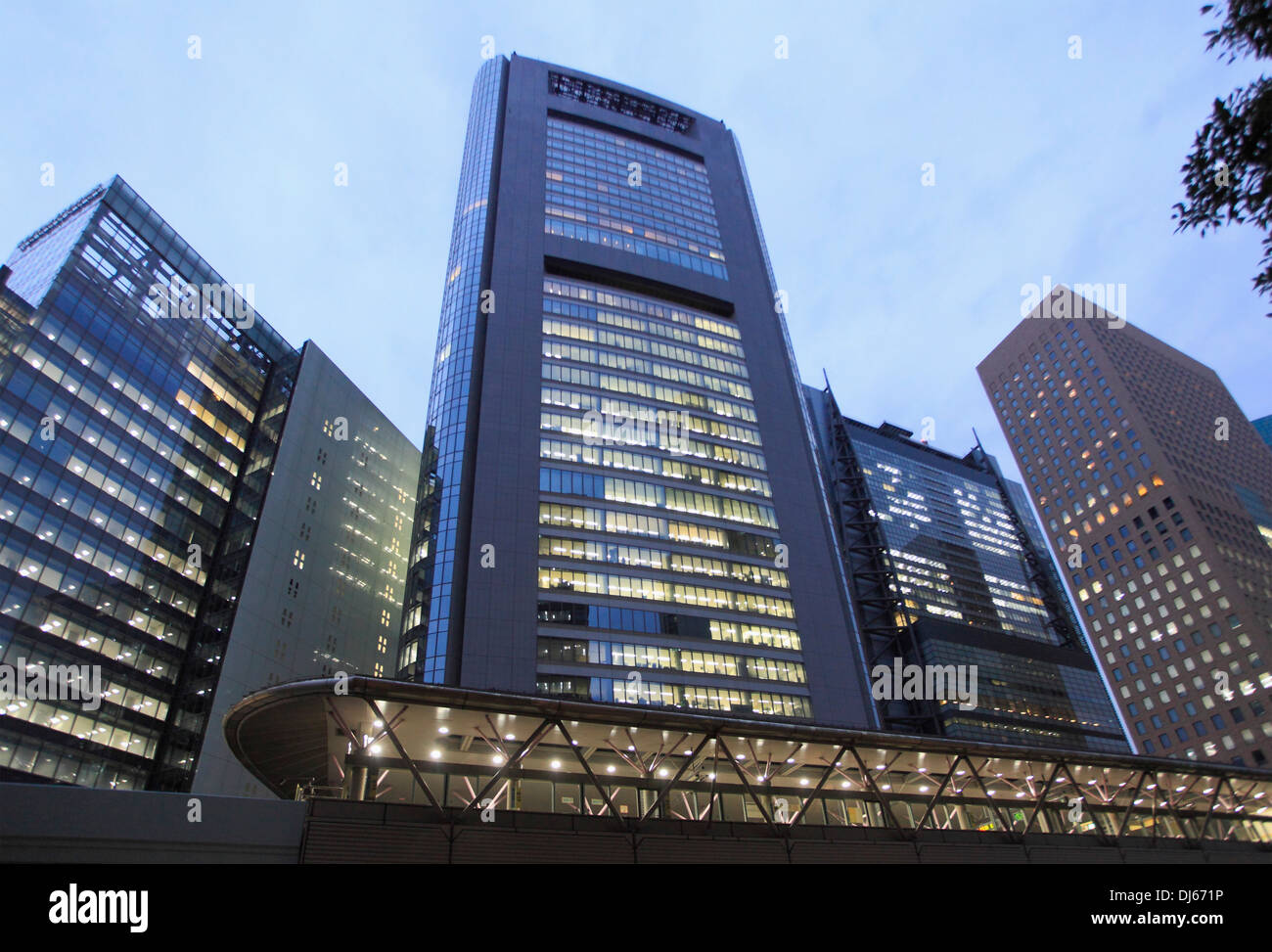 Shiodome skyscrapers buildings hi-res stock photography and images - Alamy