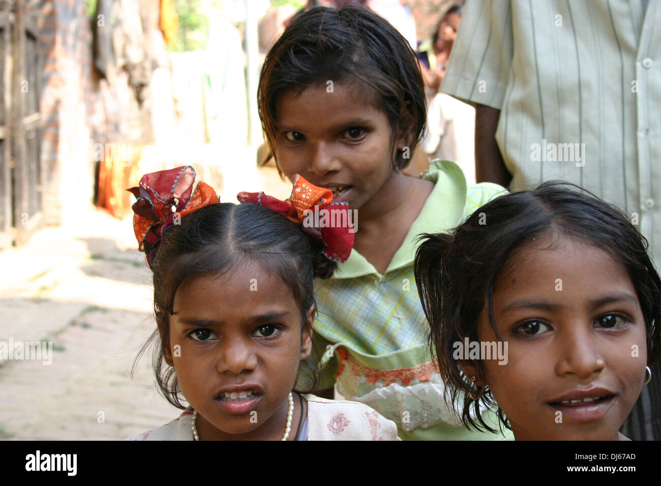 Smiling children in new delhi hi-res stock photography and images - Alamy