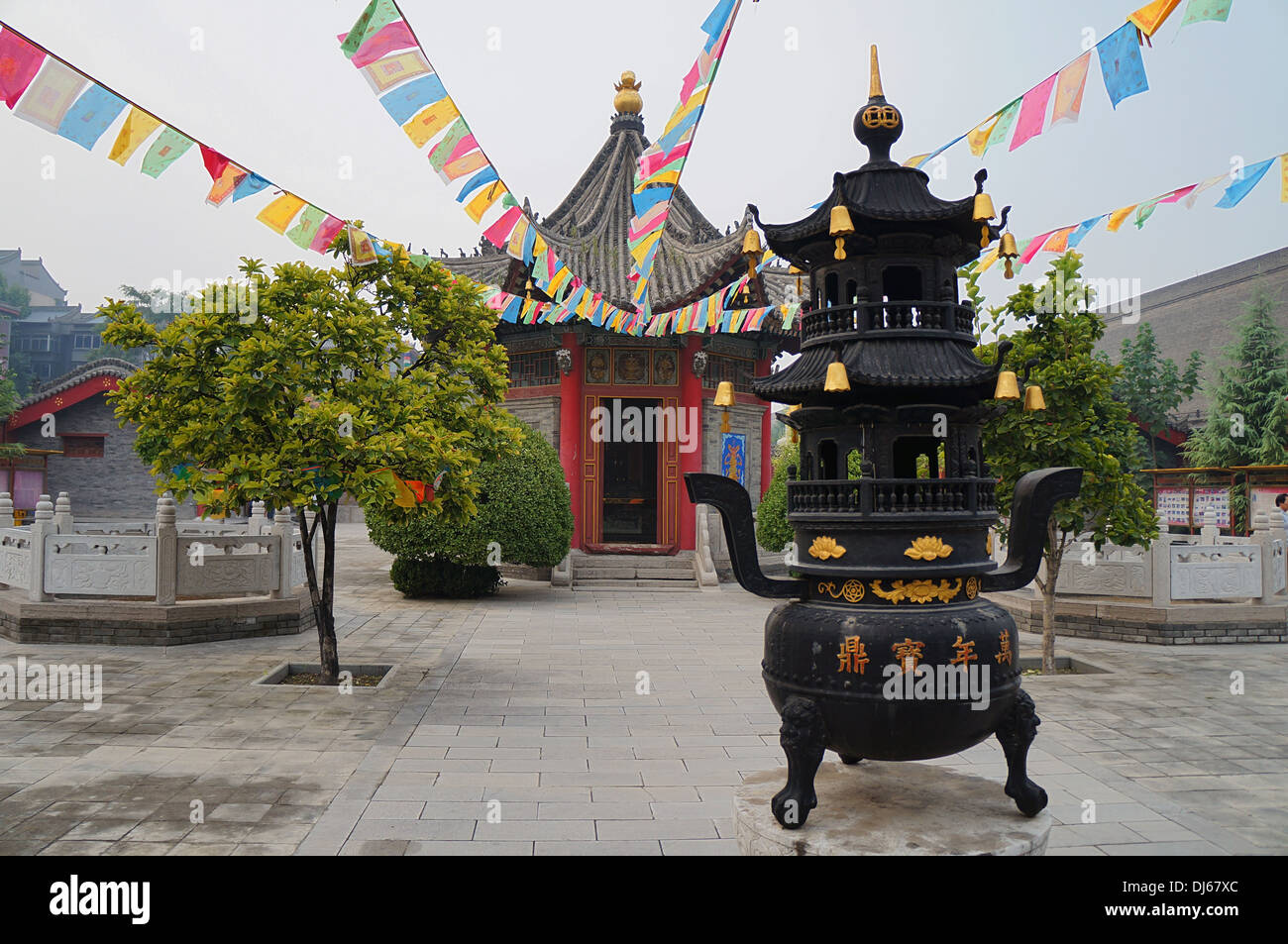 Scene from a Chinese temple, Xi'an, China Stock Photo - Alamy
