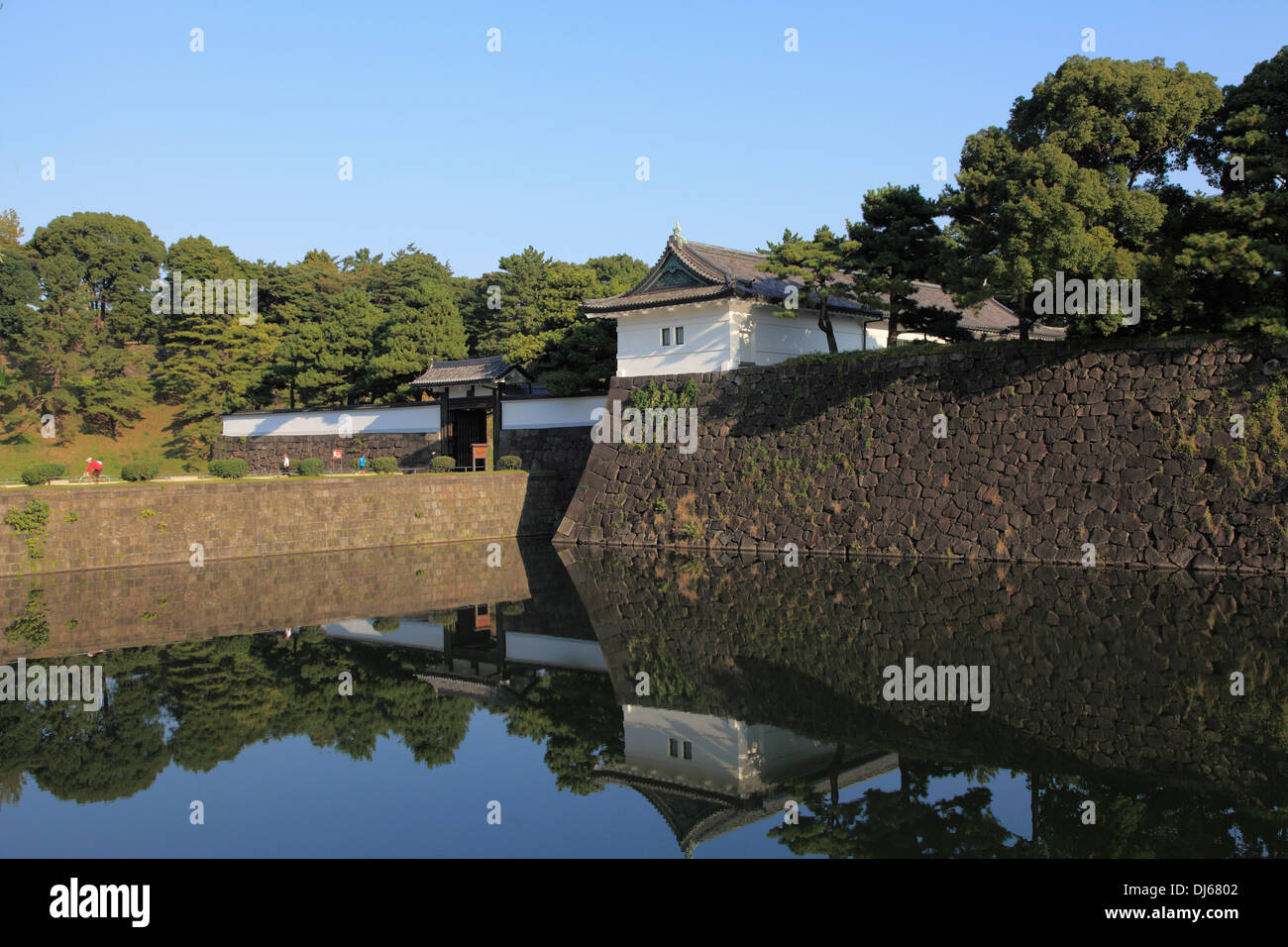 Tokyo japan imperial palace sakurada mon hi-res stock photography and ...