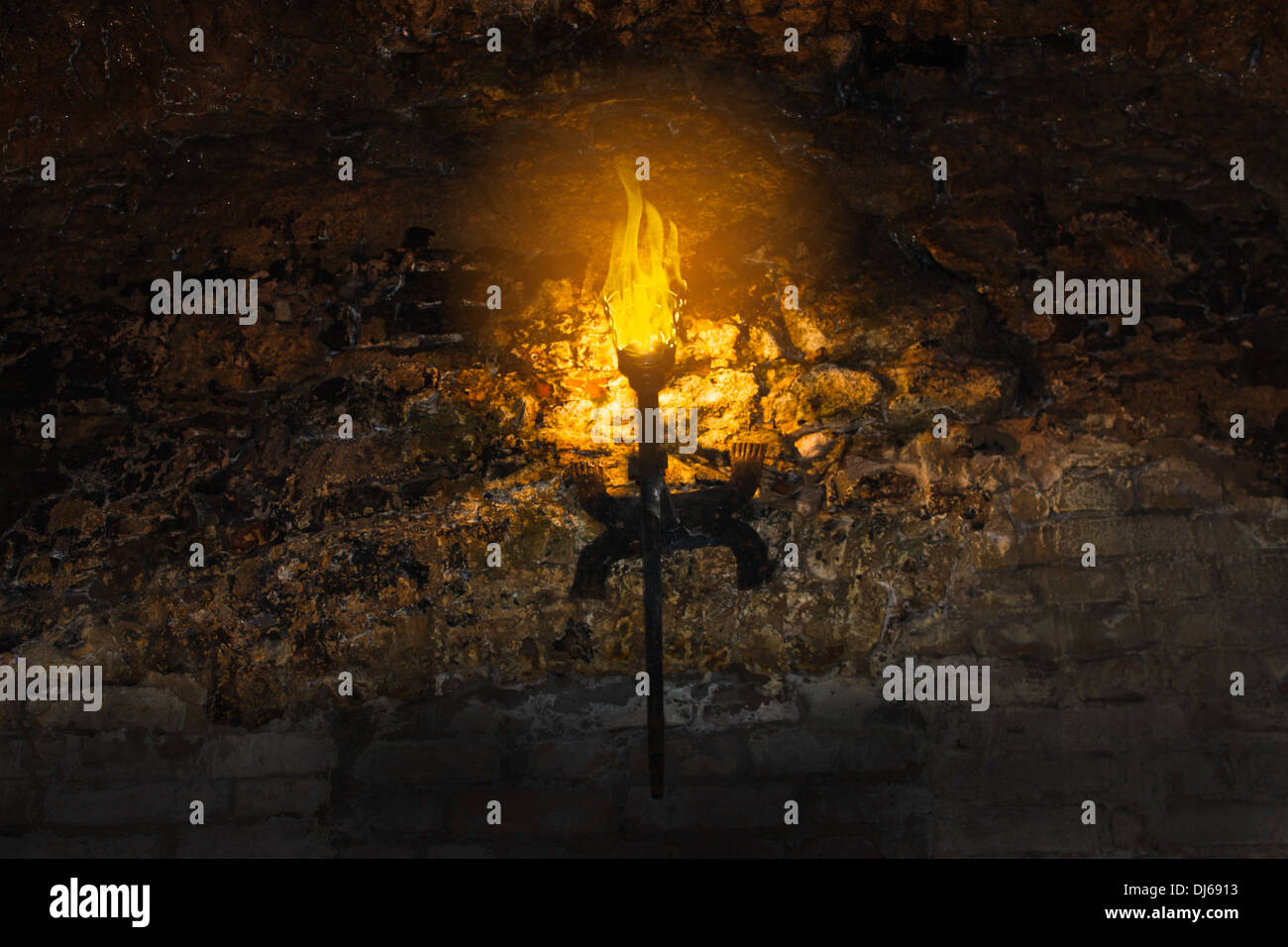 Torch flame castle hi-res stock photography and images - Alamy