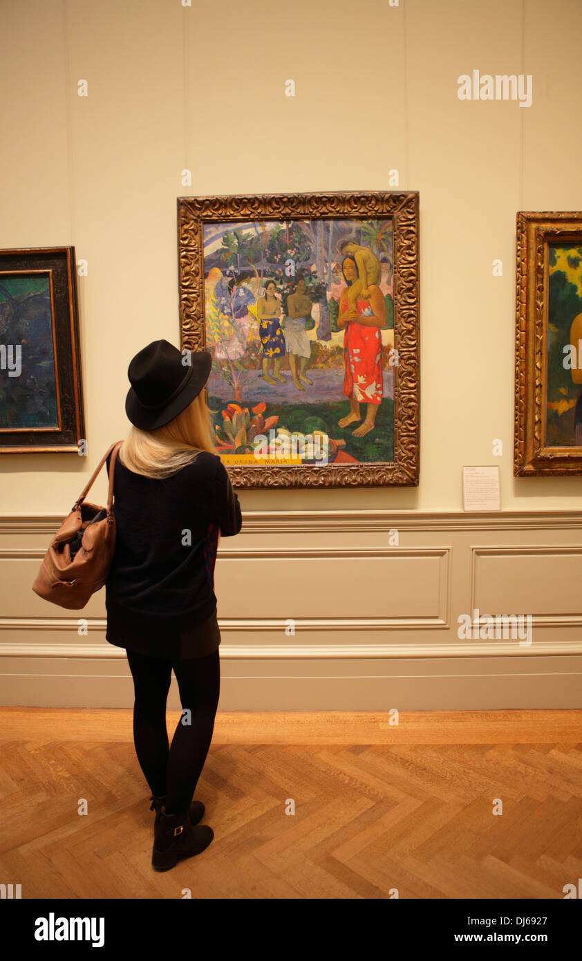Tourist at Metropolitan Museum, New York City, USA Stock Photo - Alamy