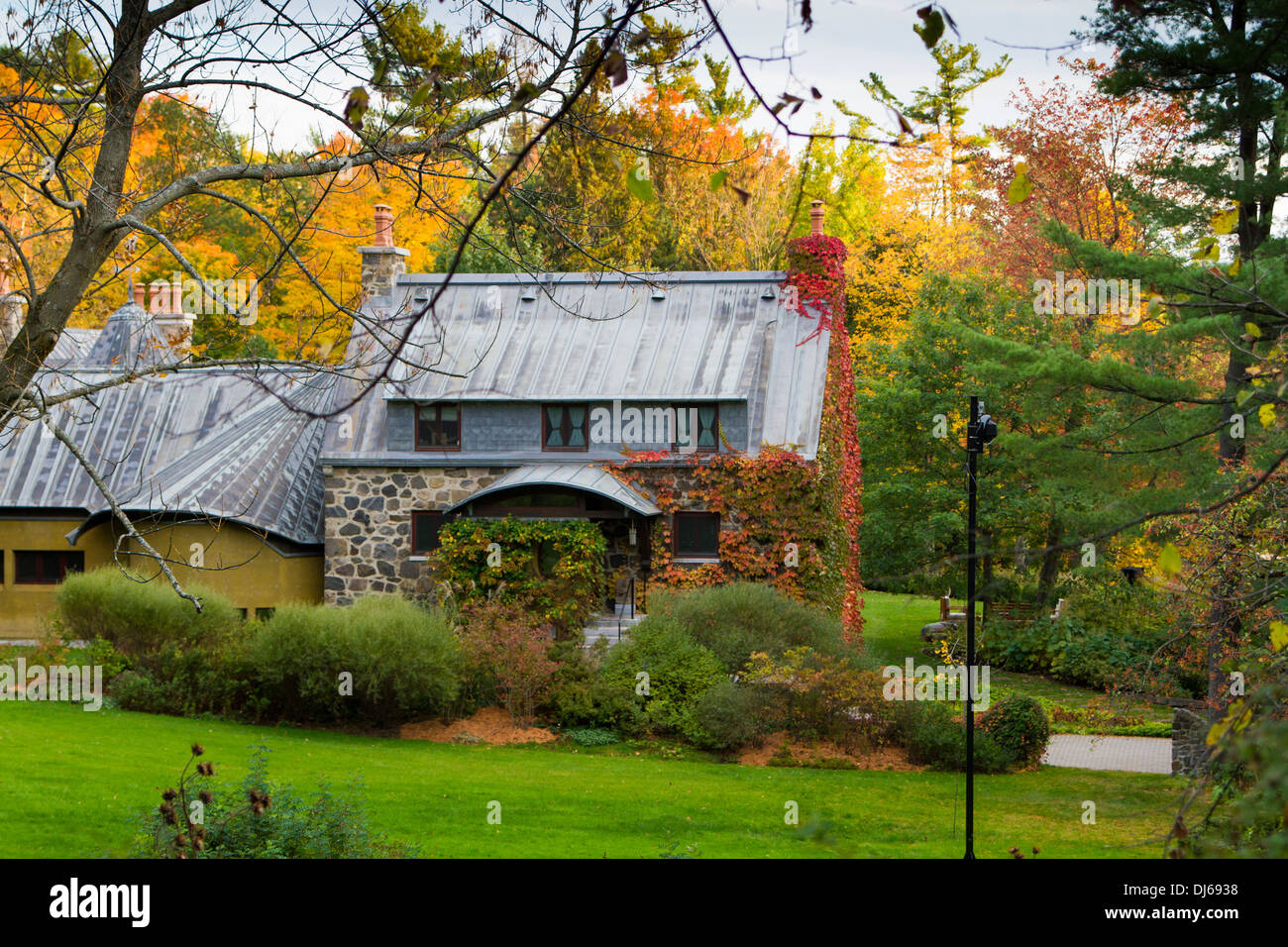 Beautiful house in autumn Stock Photo - Alamy