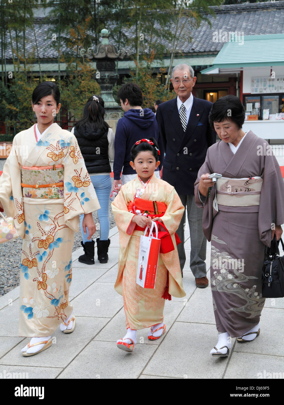 Japan, Tokyo, family, 7-5-3 children's ceremony Stock Photo - Alamy