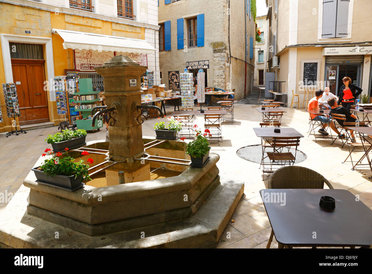 Manosque hi-res stock photography and images - Alamy