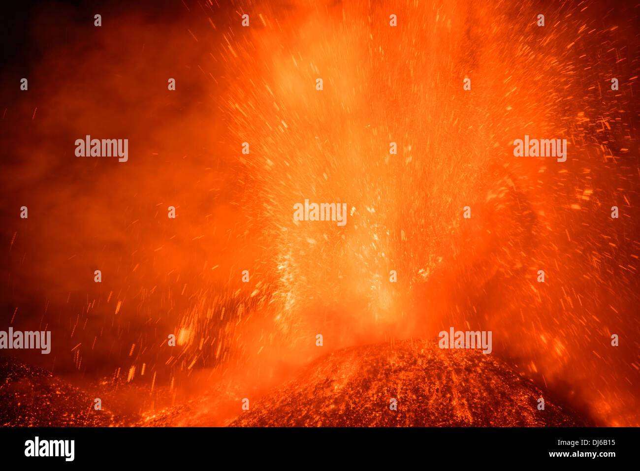 Eruption of Mt Etna volcano in November 2013, night-time violent ...