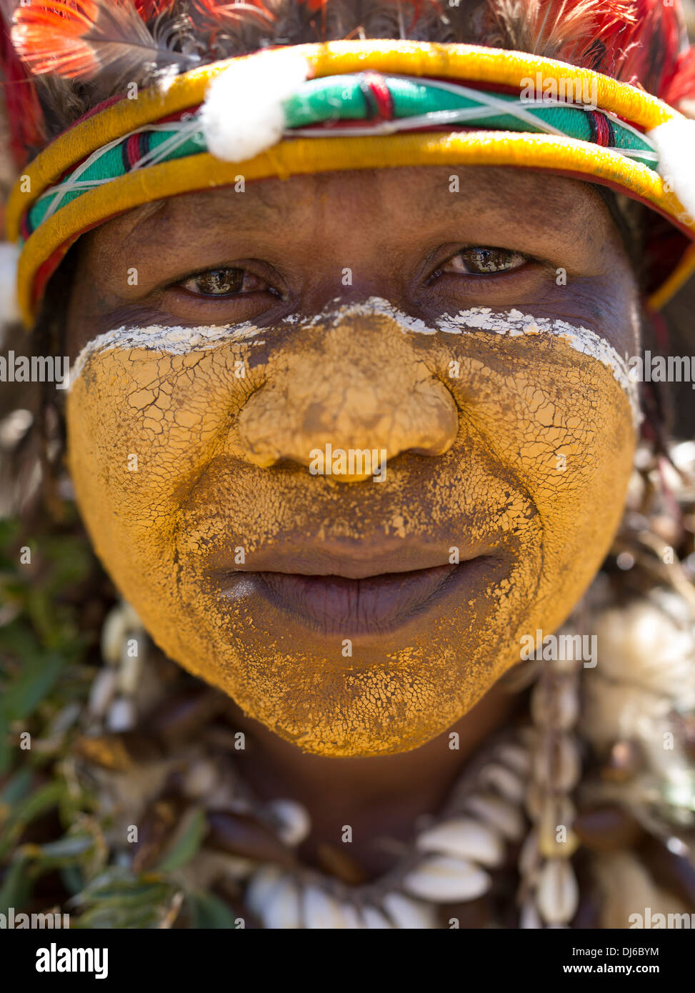 Omena Singsing Group, Eastern Highlands Province - Goroka Show, Papua ... Omena Singsing Group, Eastern Highlands Province - Goroka Show, Papua ...