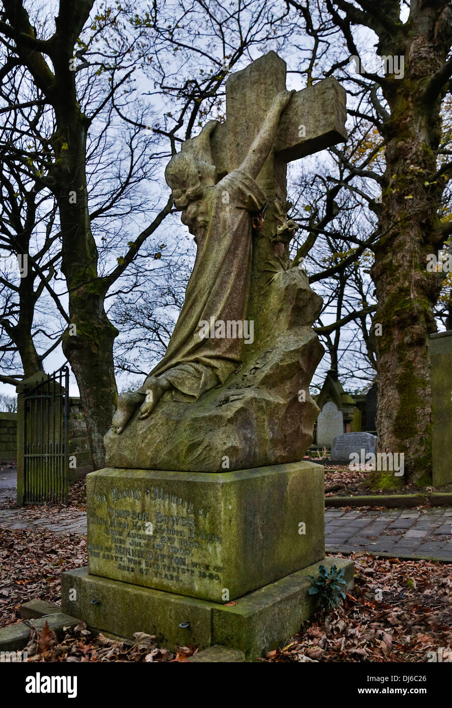 A cross in Heptonstall, west Yorkshire Stock Photo - Alamy