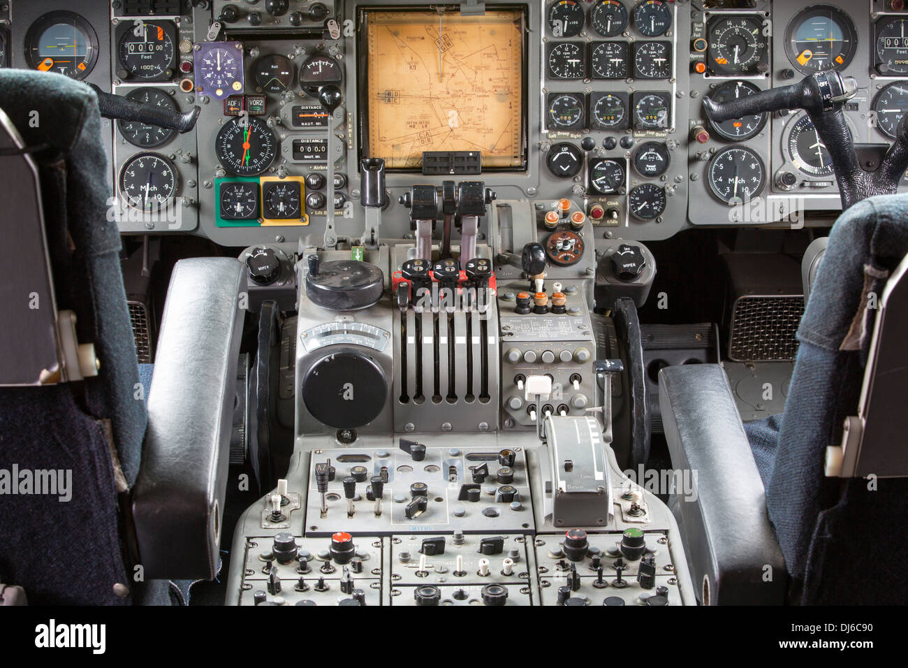 Instrument panel plane hi-res stock photography and images - Alamy