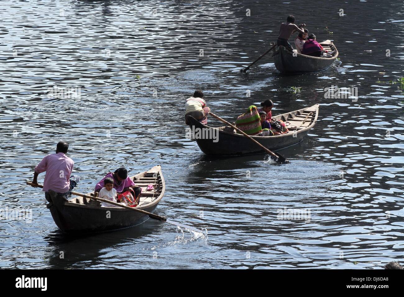 Dingi nouka hi-res stock photography and images - Alamy