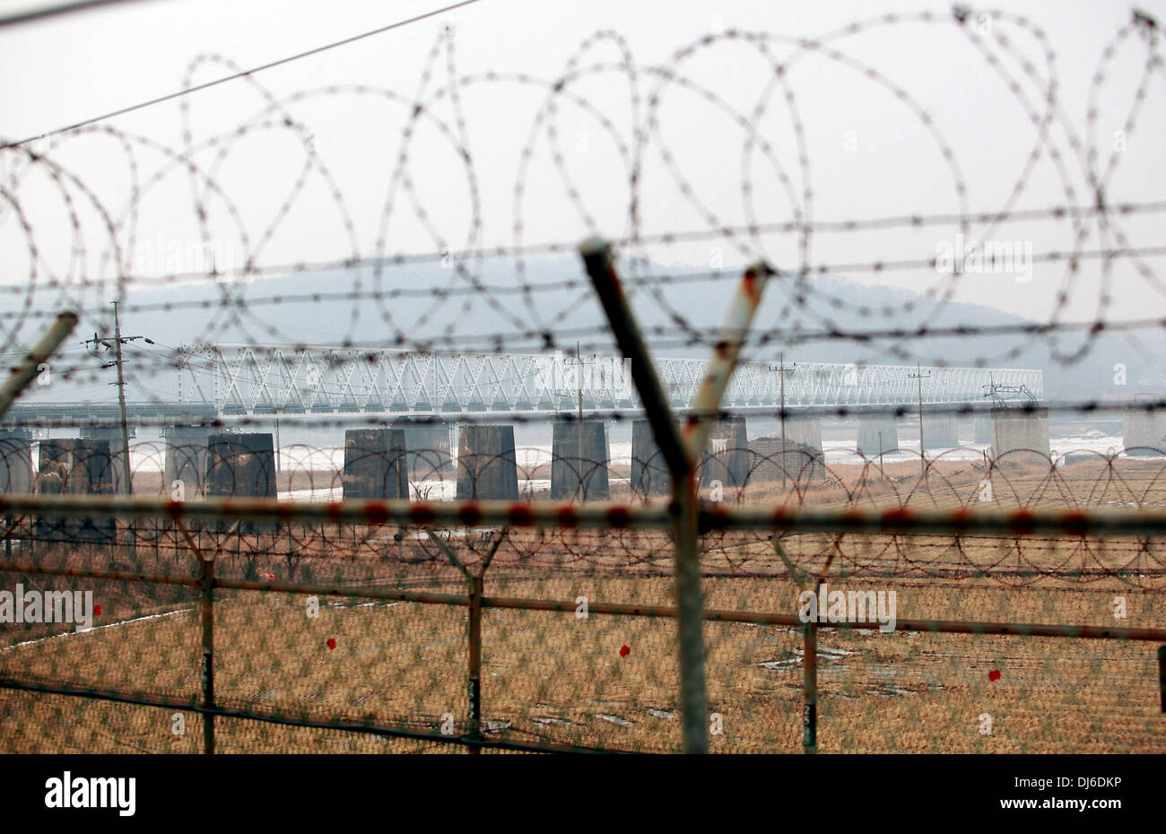 Seoul, KOREA, South Korea. 29th Jan, 2013. Heavy barbed wire fences ...