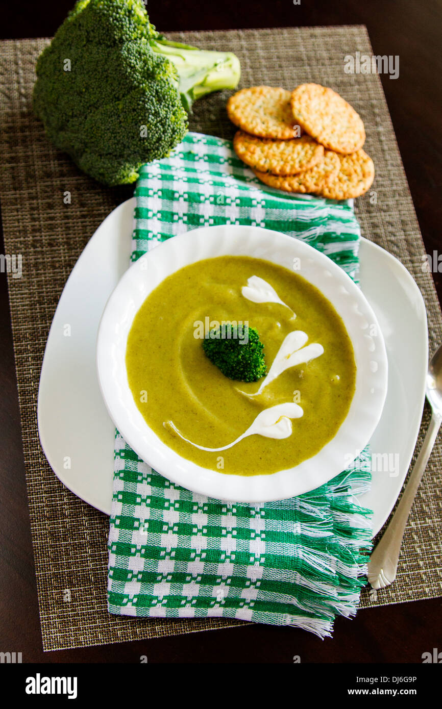 Broccoli chicken balls hi-res stock photography and images - Alamy