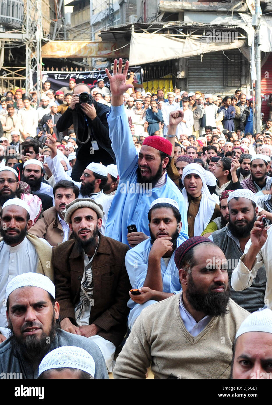 Rawalpindi, Pakistan. 22nd Nov, 2013. Supporters of Pakistani Sunni ...