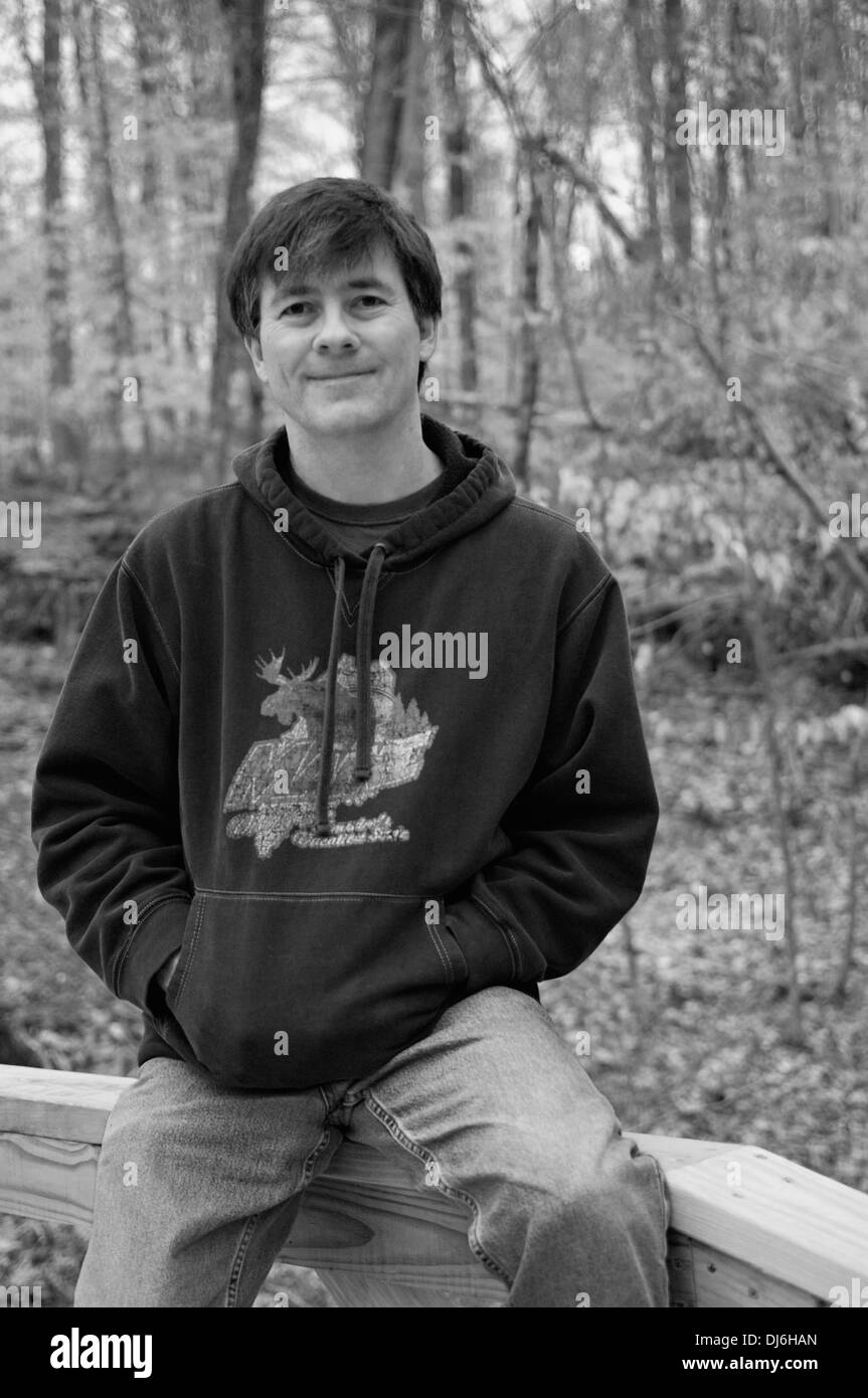 People walk in middle Black and White Stock Photos & Images - Alamy