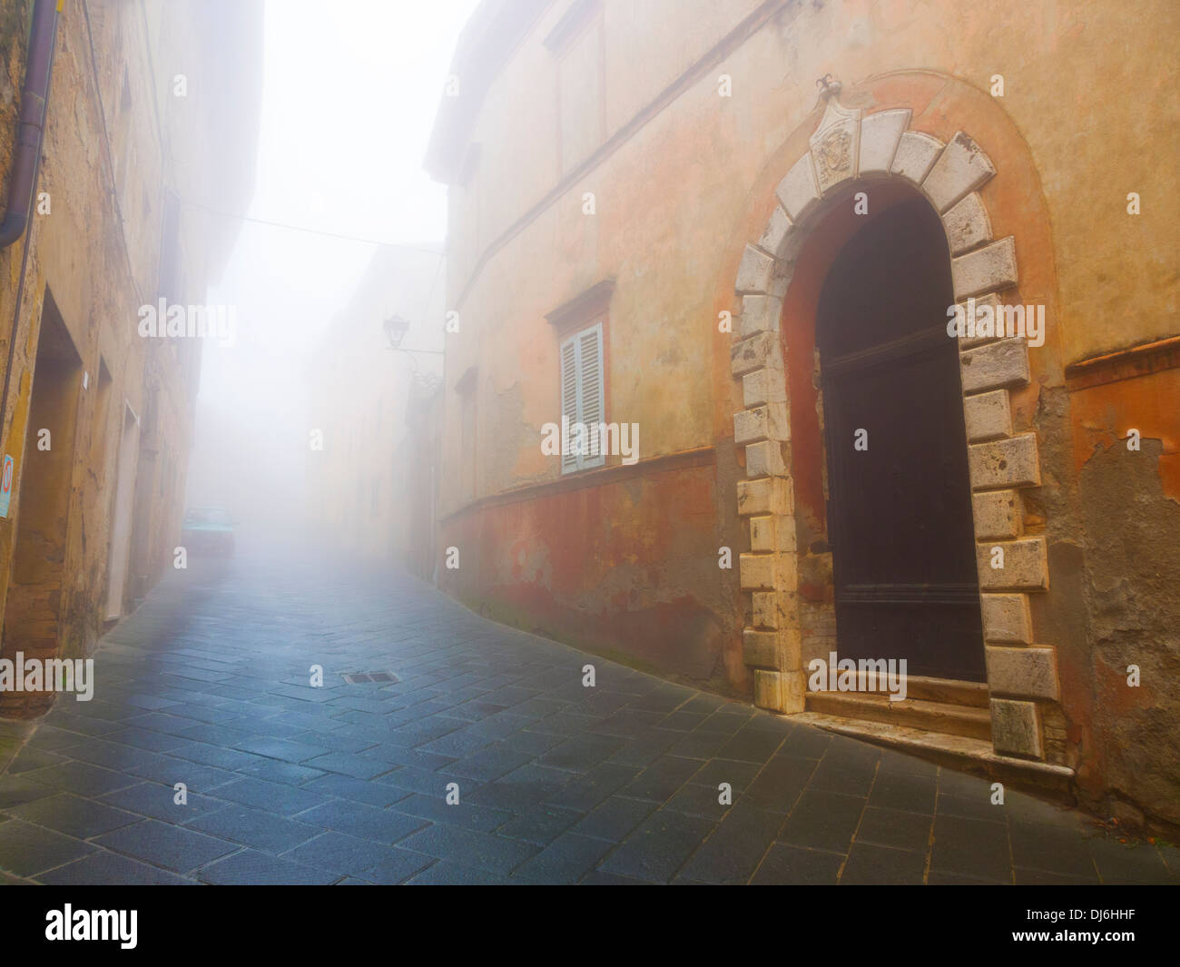 Fog in the street hi-res stock photography and images - Alamy