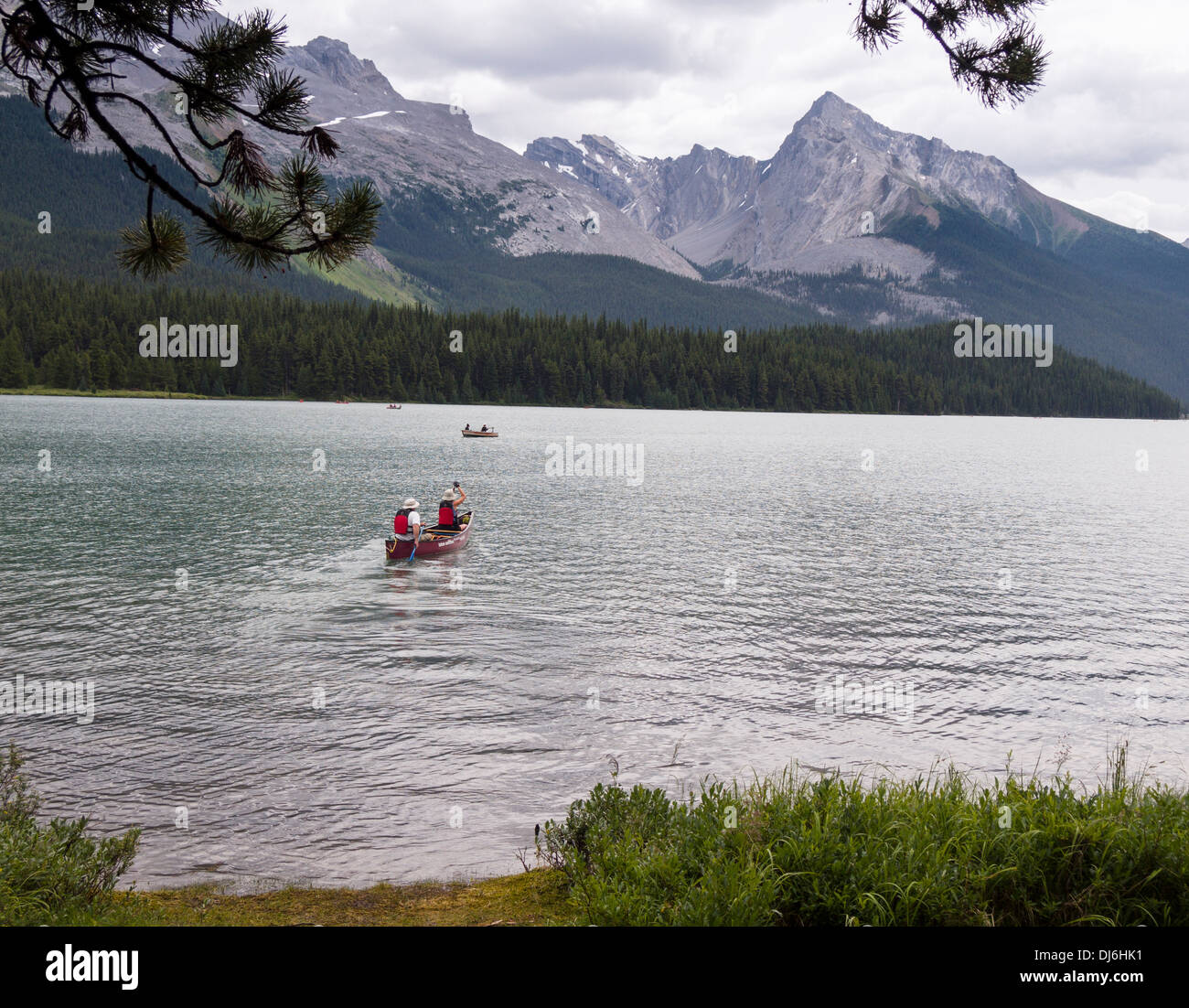 Maligne lake canoe hi-res stock photography and images - Alamy