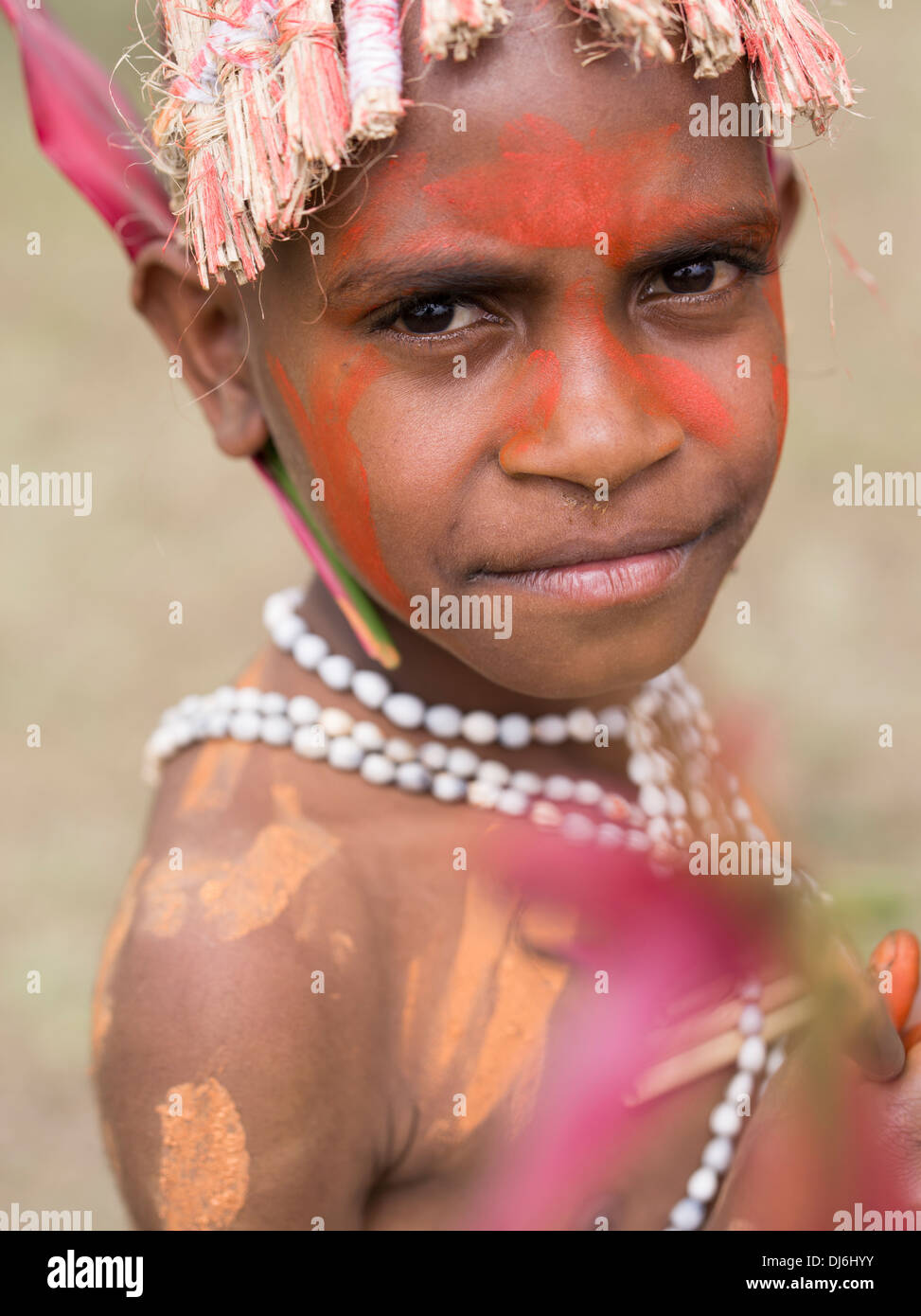 Native children papua new guinea hi-res stock photography and images ...