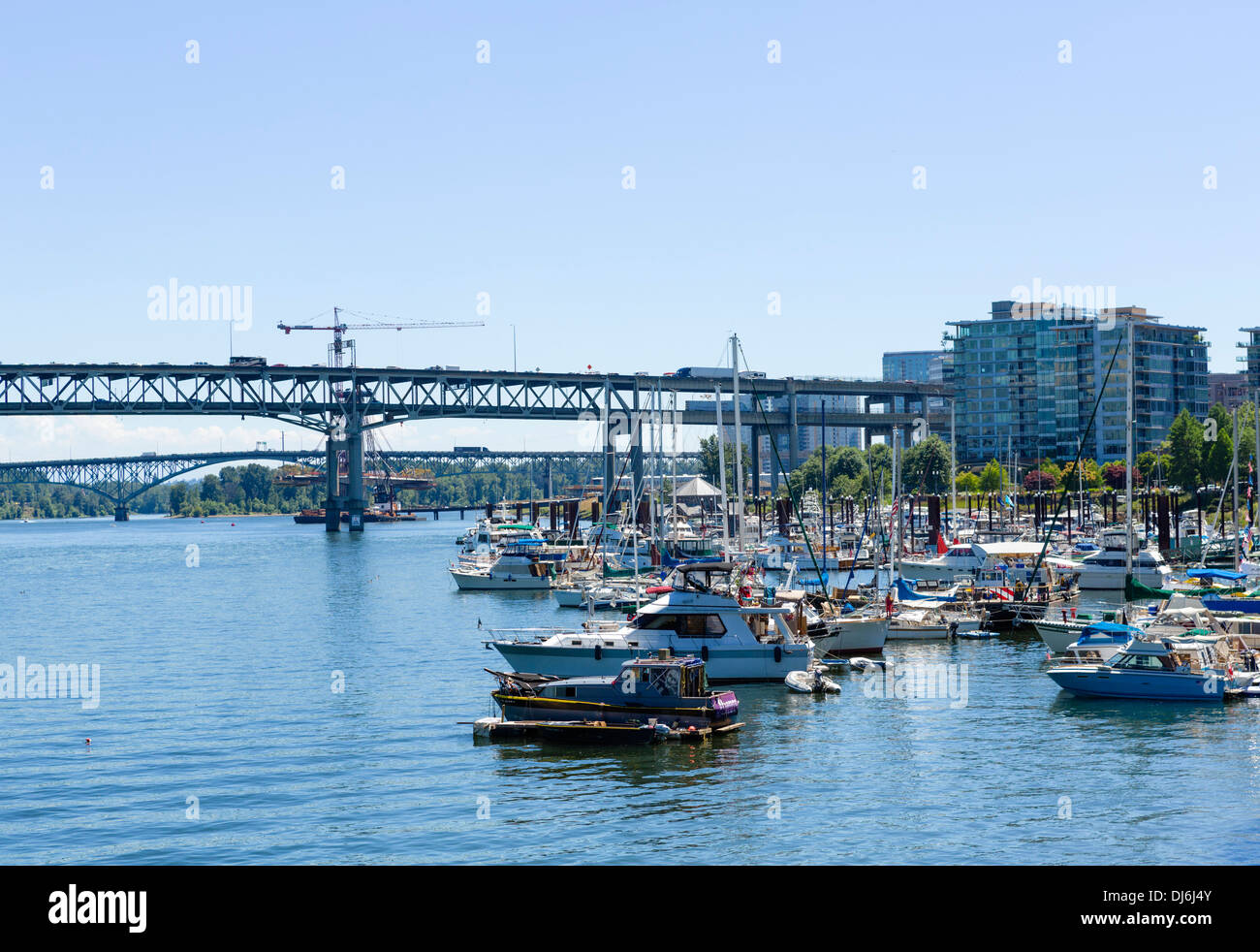 Riverplace Marina on the Willamette River, Portland, Oregon, USA Stock ...