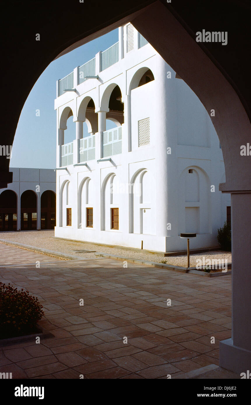 Qatar 1970s hi-res stock photography and images - Alamy