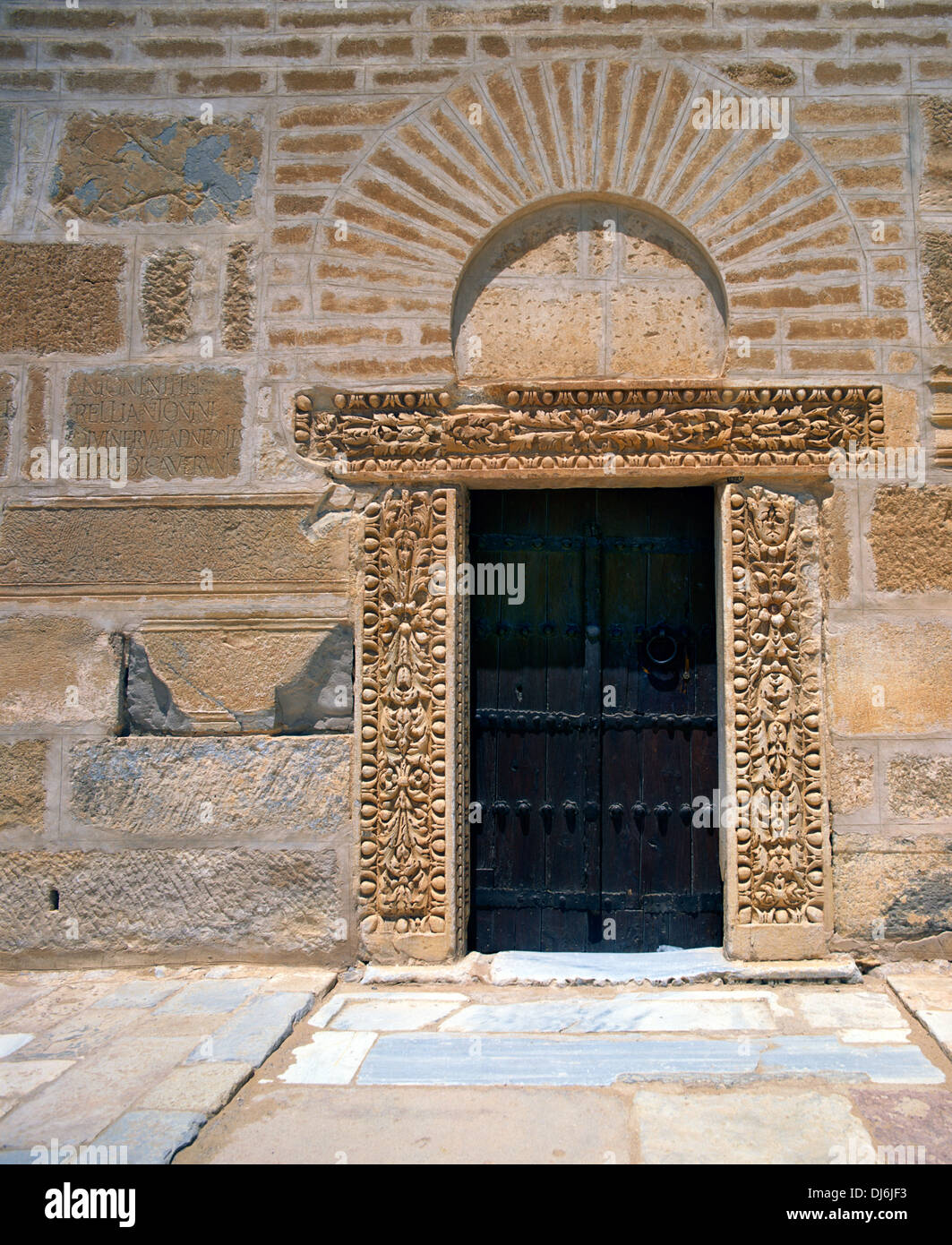 Mosque of sidi okba hi-res stock photography and images - Alamy