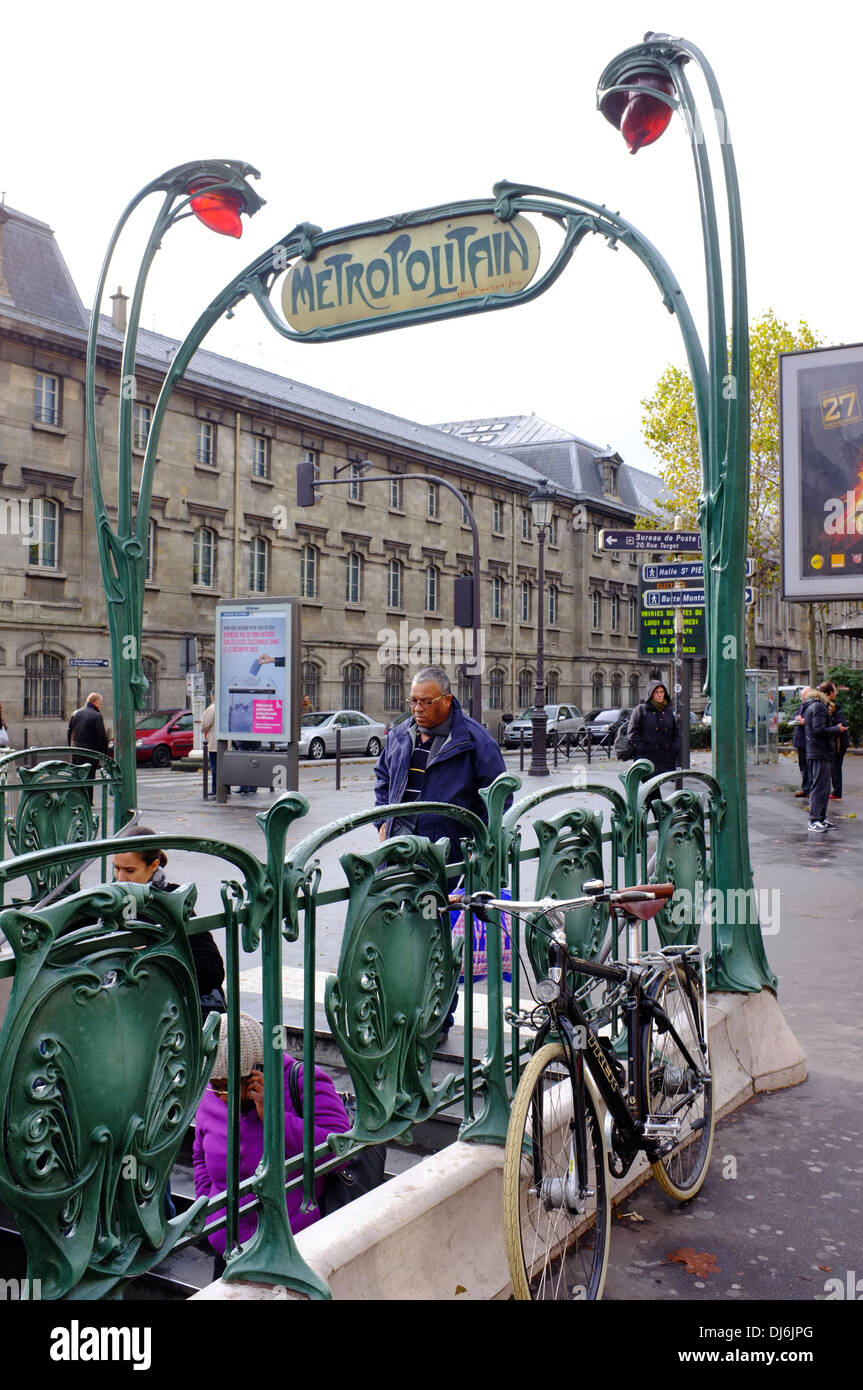 Metro entrance, Paris, France Stock Photo - Alamy