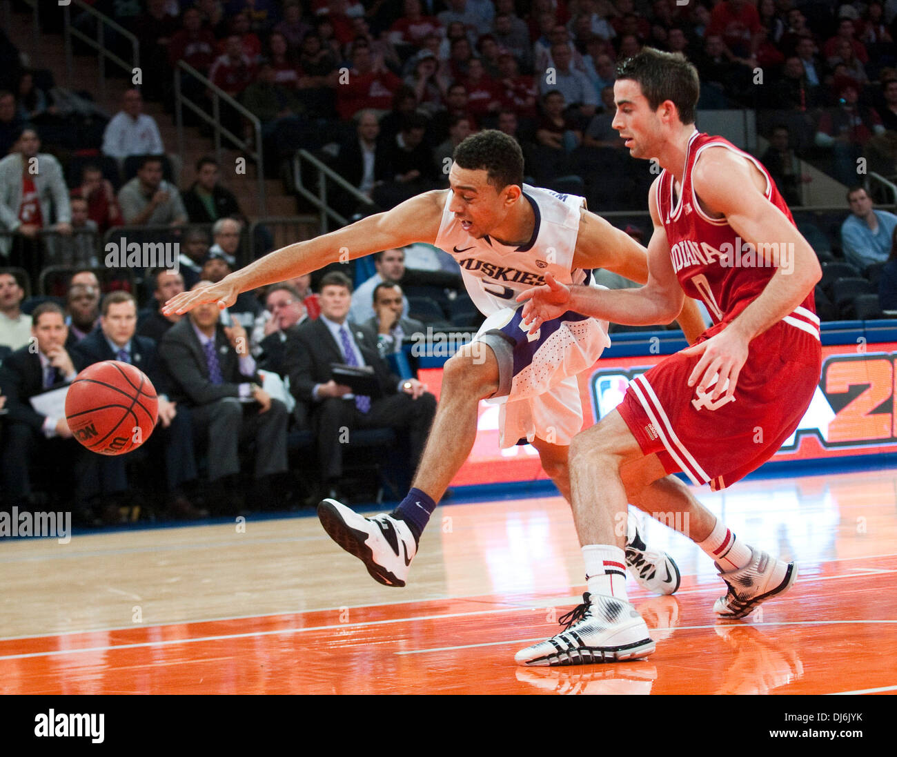 New York, New York, USA. 21st Nov, 2013. Washington's guard Nigel ...